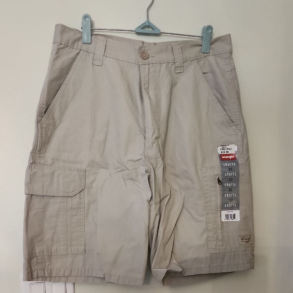 Wrangler | Shorts | Nwt Wrangler Mens Beige Cargo Shorts | Poshmark